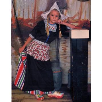 ≥ Pop in klederdracht Volendam vrouw daagse kleding 26 cm — Schoenen ...